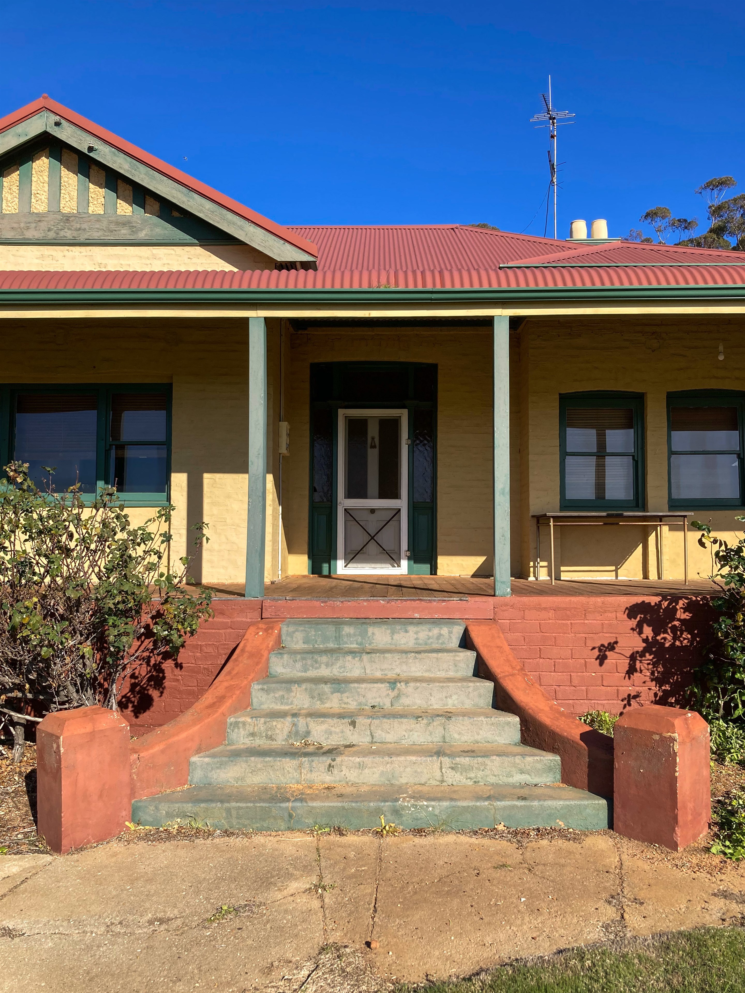Locations Hub - Tachbrook Farm House