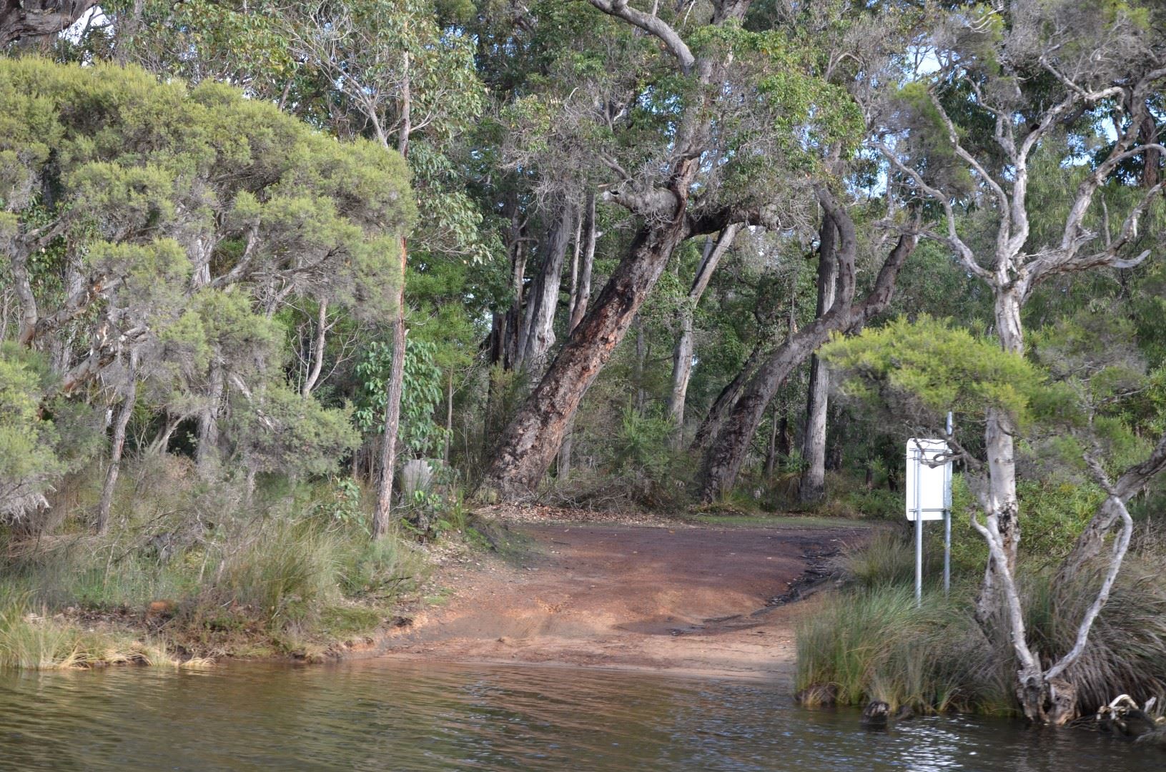 Locations Hub - Molloy Island