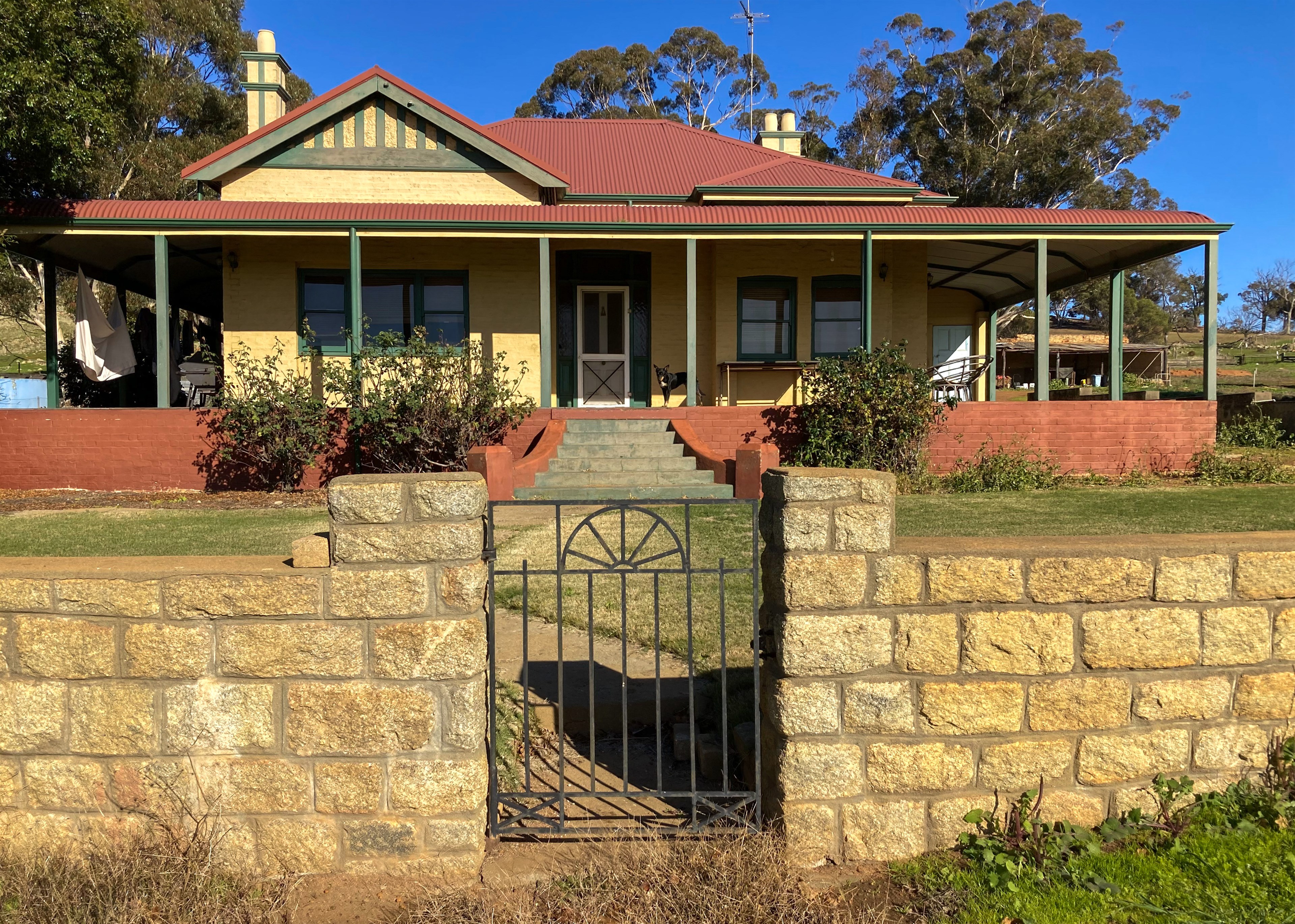 Locations Hub - Tachbrook Farm House