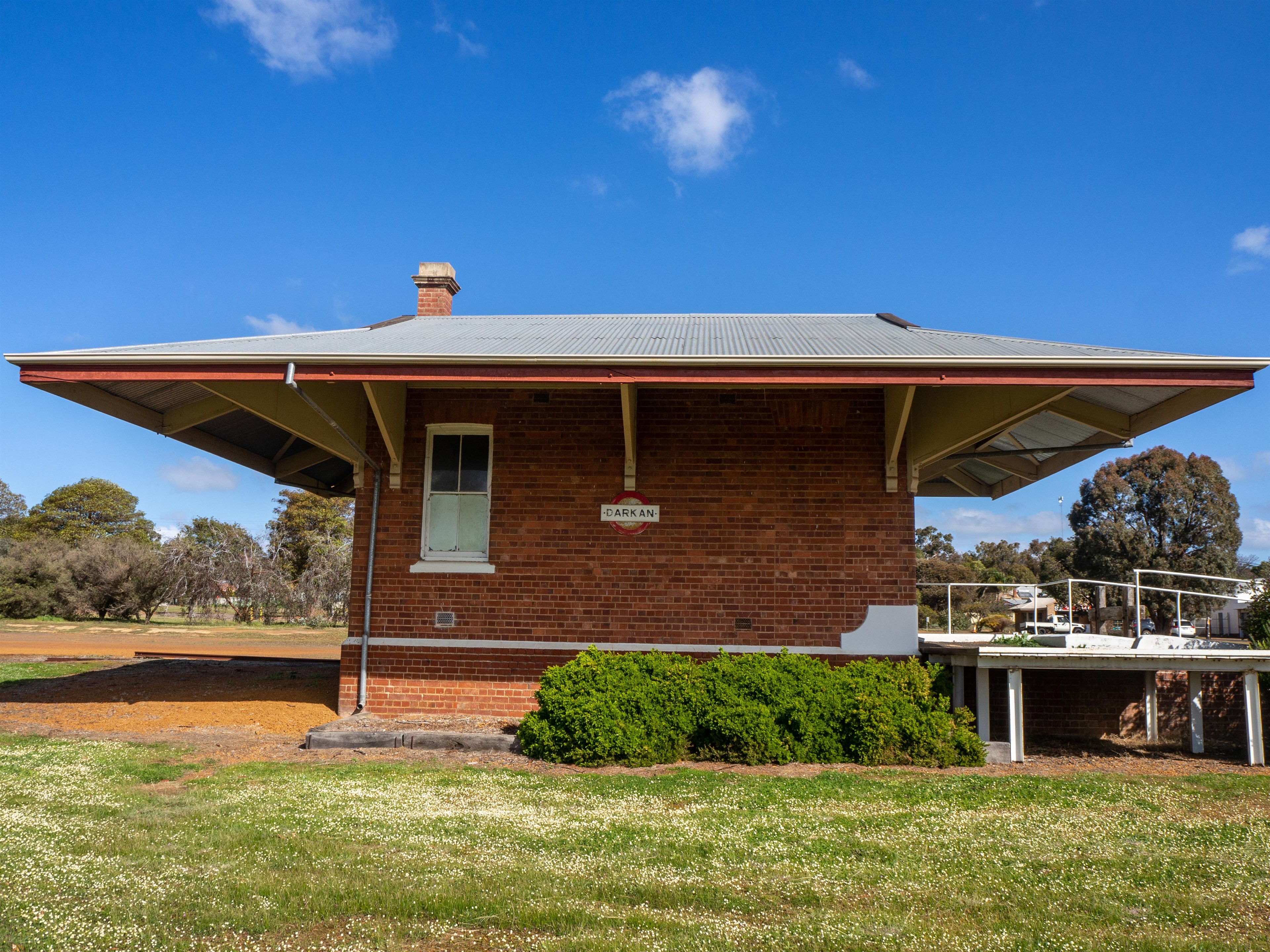 Locations Hub - Darkan - Railway Station and Loading Crane