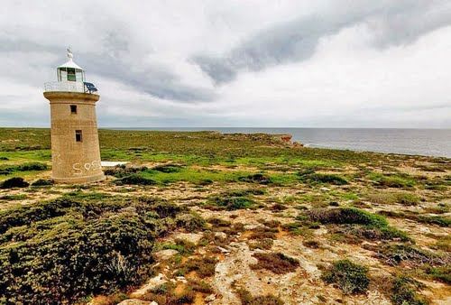 Locations Hub - Dirk Hartong Island - Cape Inscription lighthouse